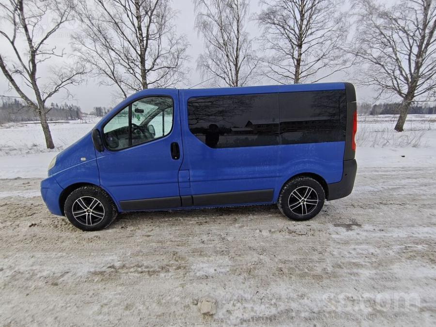 Blue Renault Trafic 2008 in Madona, with an engine capacity of 2.00 L and mileage of 315 thousand km for 5150 €, photo 3 on AUTOMOTO.COM.LV