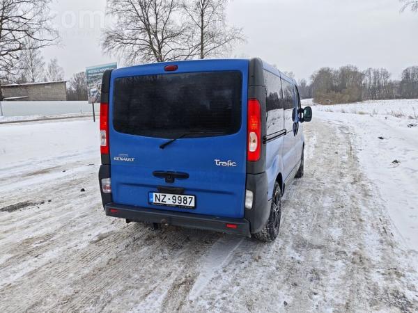 Blue Renault Trafic 2008 in Madona, with an engine capacity of 2.00 L and mileage of 315 thousand km for 5150 €, photo 7 on AUTOMOTO.COM.LV