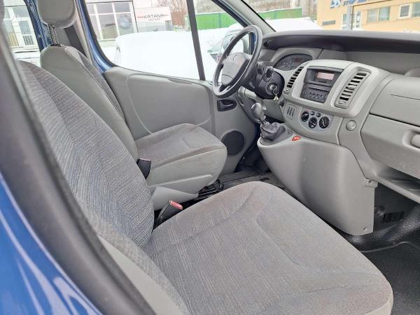 Blue Renault Trafic 2008 in Vilnius, with an engine capacity of 2.00 L and mileage of 169 thousand km for 5350 €, photo 7 on AUTOMOTO.COM.LV