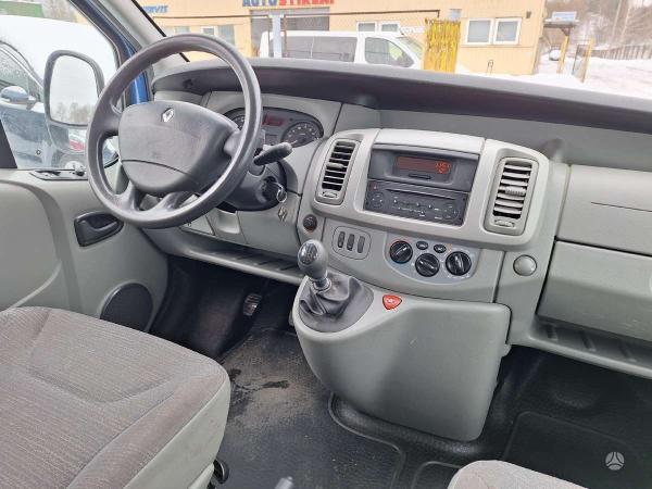 Blue Renault Trafic 2008 in Vilnius, with an engine capacity of 2.00 L and mileage of 169 thousand km for 5350 €, photo 8 on AUTOMOTO.COM.LV