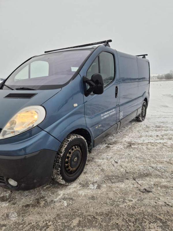Zils Renault Trafic 2009 Kauņa, ar dzinēja tilpumu 2.50 L un nobraukumu 290 tūkst. km par 4900 €, foto 2 vietnē AUTOMOTO.COM.LV