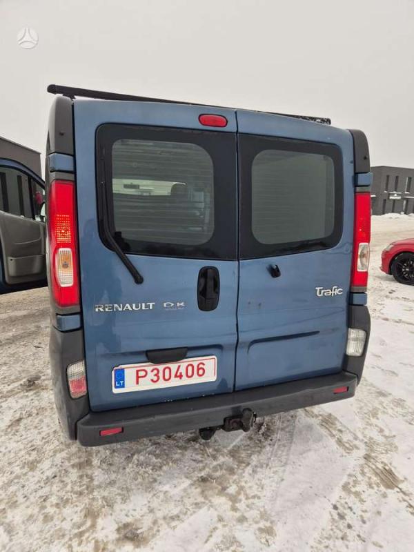 Zils Renault Trafic 2009 Kauņa, ar dzinēja tilpumu 2.50 L un nobraukumu 290 tūkst. km par 4900 €, foto 4 vietnē AUTOMOTO.COM.LV