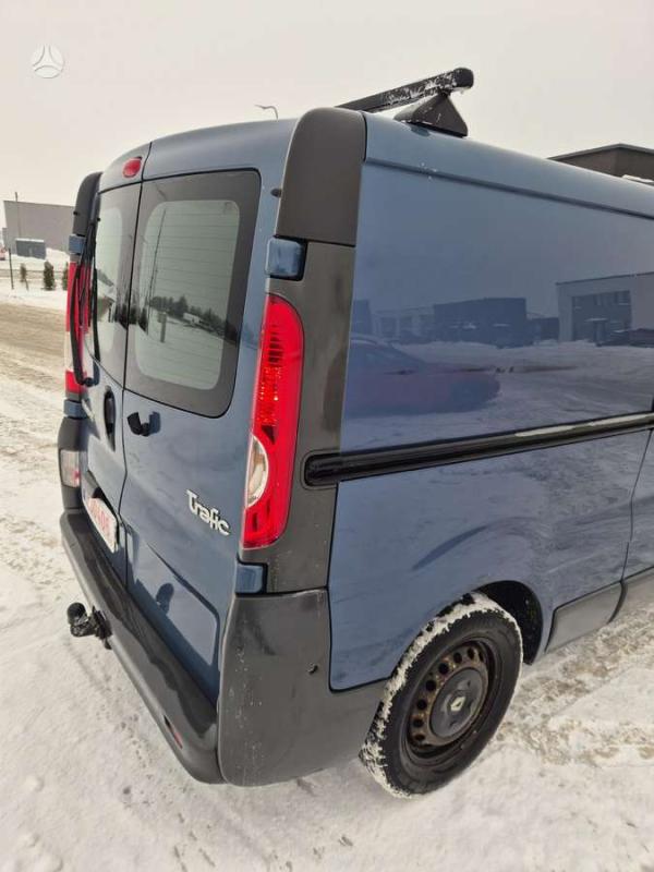 Zils Renault Trafic 2009 Kauņa, ar dzinēja tilpumu 2.50 L un nobraukumu 290 tūkst. km par 4900 €, foto 8 vietnē AUTOMOTO.COM.LV