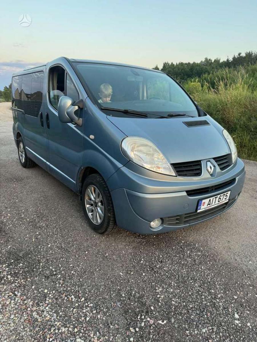 Blue Renault Trafic 2009 in Vilnius, with an engine capacity of 2.00 L and mileage of 320 thousand km for 6250 €, photo 1 on AUTOMOTO.COM.LV