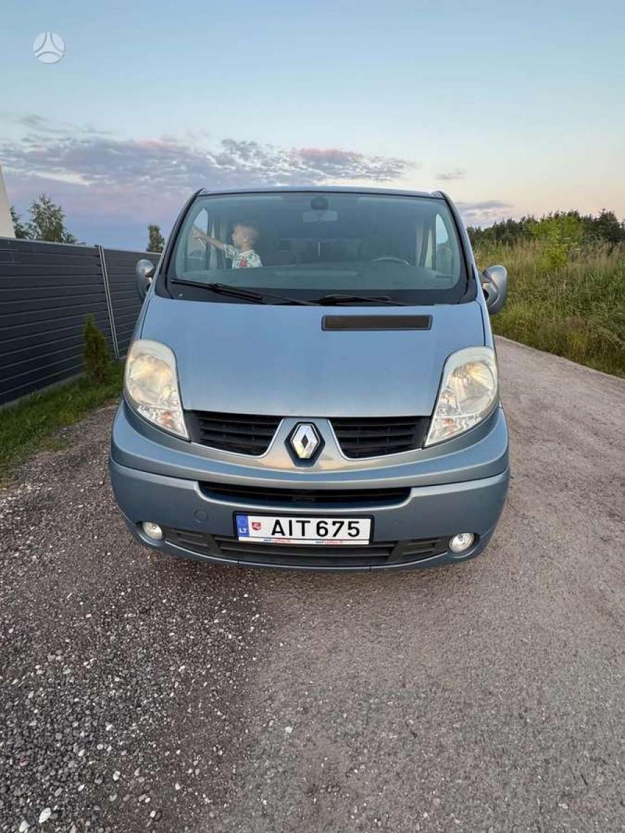 Blue Renault Trafic 2009 in Vilnius, with an engine capacity of 2.00 L and mileage of 320 thousand km for 6250 €, photo 4 on AUTOMOTO.COM.LV