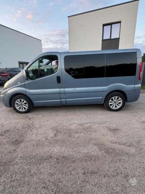 Blue Renault Trafic 2009 in Vilnius, with an engine capacity of 2.00 L and mileage of 320 thousand km for 6250 €, photo 8 on AUTOMOTO.COM.LV