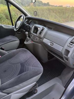 Blue Renault Trafic 2009 in Vilnius, with an engine capacity of 2.00 L and mileage of 320 thousand km for 6250 €, photo 10 on AUTOMOTO.COM.LV