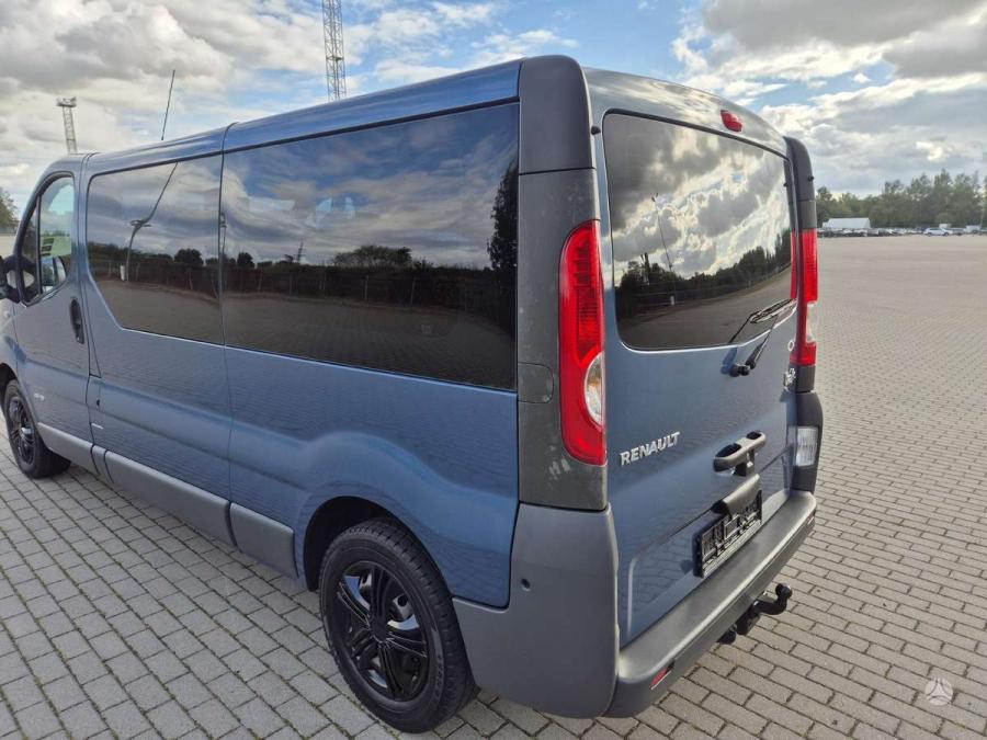 Zils Renault Trafic 2010 Marijampole, ar dzinēja tilpumu 2.00 L un nobraukumu 279 tūkst. km par 8600 €, foto 3 vietnē AUTOMOTO.COM.LV