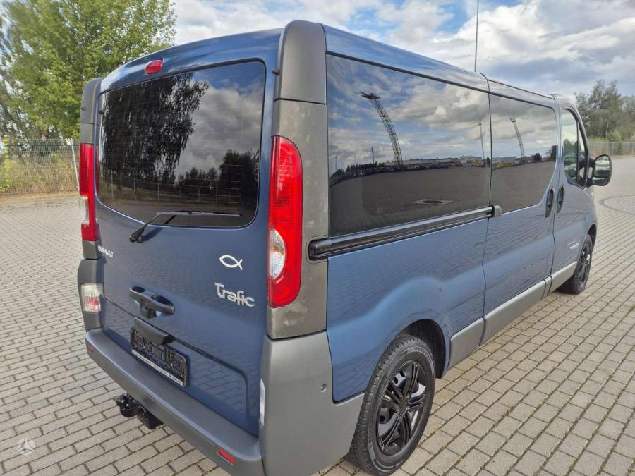 Zils Renault Trafic 2010 Marijampole, ar dzinēja tilpumu 2.00 L un nobraukumu 279 tūkst. km par 8600 €, foto 4 vietnē AUTOMOTO.COM.LV