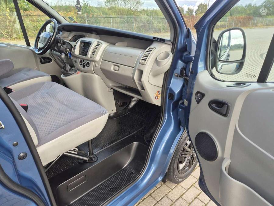 Zils Renault Trafic 2010 Marijampole, ar dzinēja tilpumu 2.00 L un nobraukumu 279 tūkst. km par 8600 €, foto 12 vietnē AUTOMOTO.COM.LV