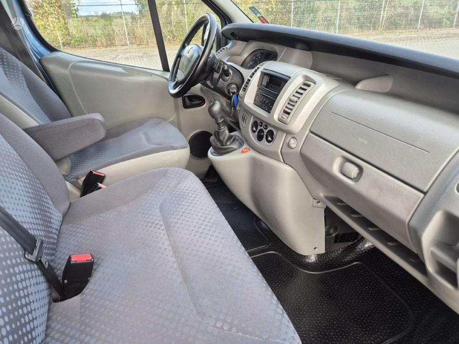Zils Renault Trafic 2010 Marijampole, ar dzinēja tilpumu 2.00 L un nobraukumu 279 tūkst. km par 8600 €, foto 16 vietnē AUTOMOTO.COM.LV