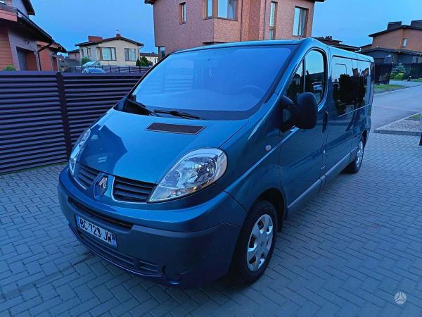 Blue Renault Trafic 2010 in Vilnius, with an engine capacity of 2.00 L and mileage of 304 thousand km for 7250 €, photo 1 on AUTOMOTO.COM.LV