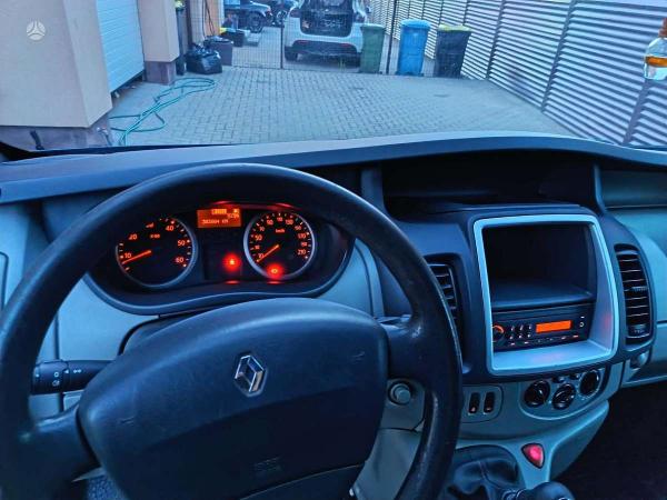 Blue Renault Trafic 2010 in Vilnius, with an engine capacity of 2.00 L and mileage of 304 thousand km for 7250 €, photo 8 on AUTOMOTO.COM.LV