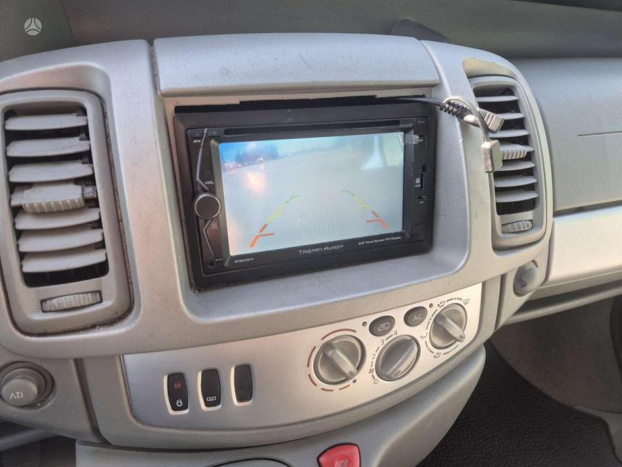 Blue Renault Trafic 2010 in Marijampole, with an engine capacity of 2.50 L and mileage of 240 thousand km for 7950 €, photo 28 on AUTOMOTO.COM.LV