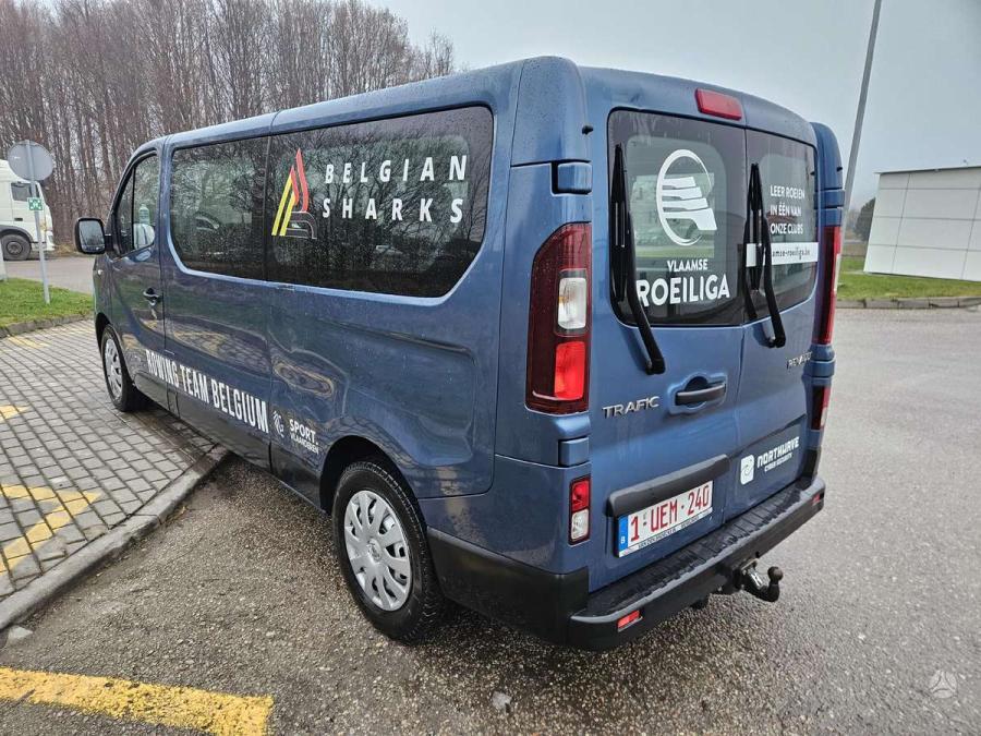 Blue Renault Trafic 2015 in Siauliai, with an engine capacity of 1.60 L and mileage of 212 thousand km for 9800 €, photo 6 on AUTOMOTO.COM.LV