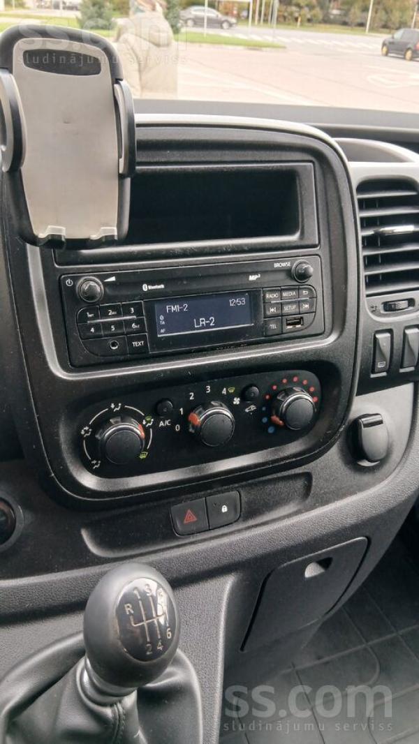 Zils Renault Trafic 2016 Bauska, ar dzinēja tilpumu 1.60 L un nobraukumu 0 tūkst. km par 6990 €, foto 10 vietnē AUTOMOTO.COM.LV