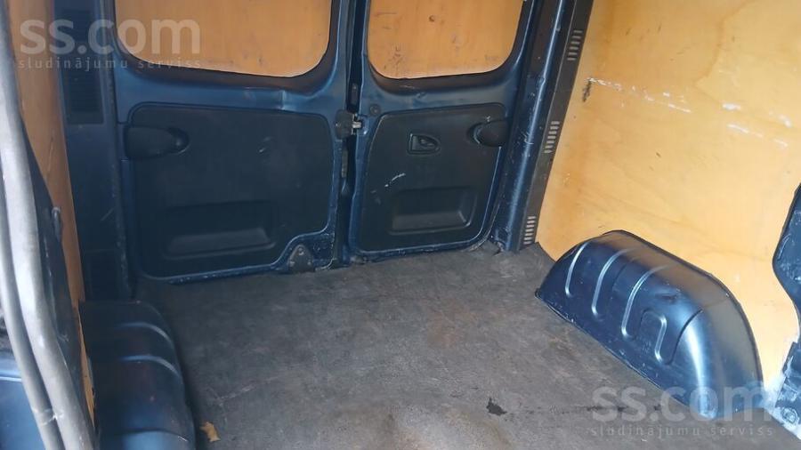Blue Renault Trafic 2016 in Bauska, with an engine capacity of 1.60 L and mileage of 0 thousand km for 6990 €, photo 12 on AUTOMOTO.COM.LV