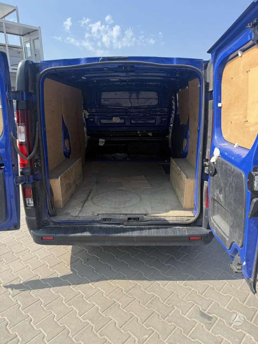 Zils Renault Trafic 2018 Kauņa, ar dzinēja tilpumu 1.60 L un nobraukumu 327 tūkst. km par 2950 €, foto 10 vietnē AUTOMOTO.COM.LV