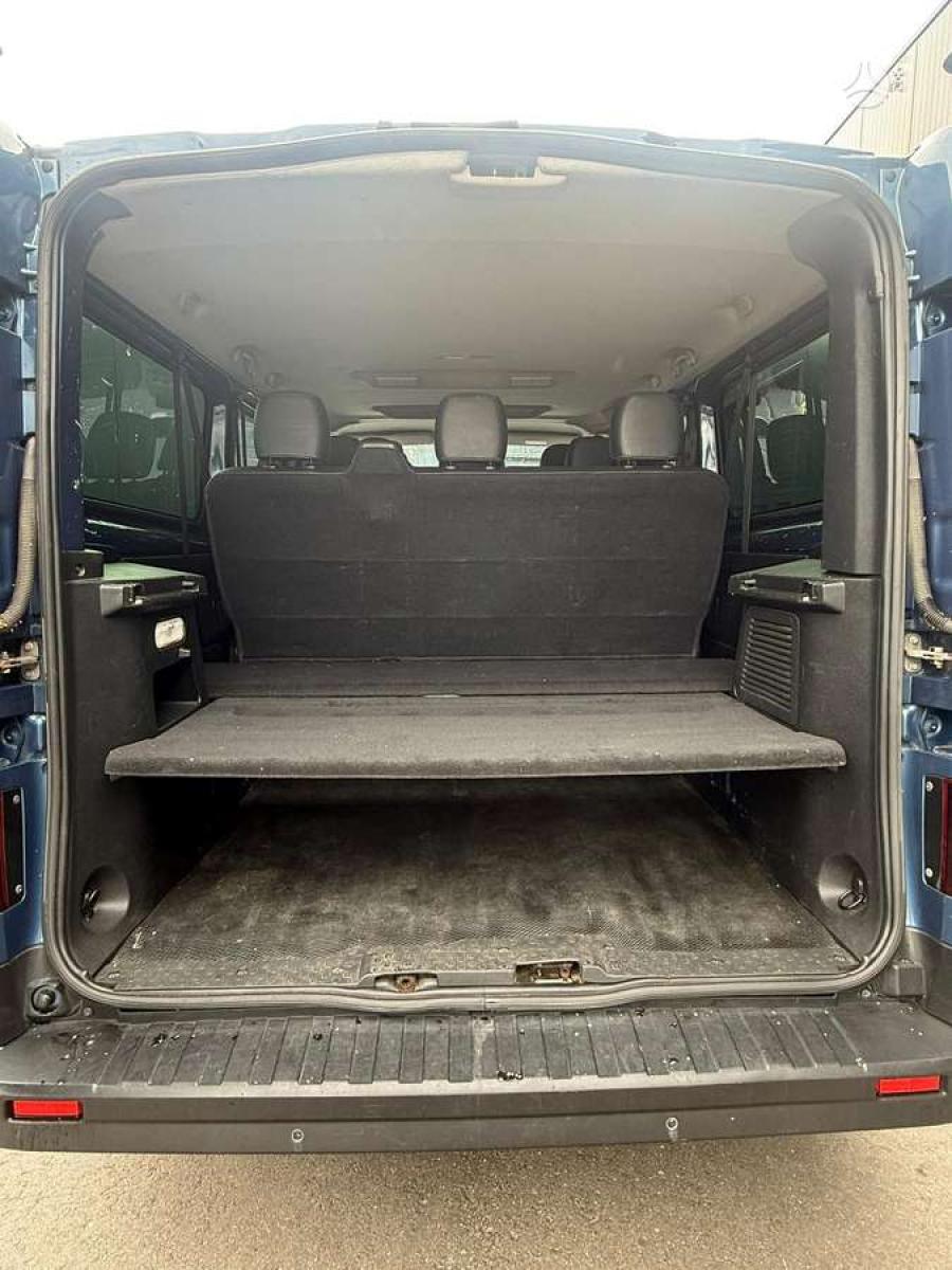 Zils Renault Trafic 2019 Viļņa, ar dzinēja tilpumu 2.00 L un nobraukumu 374 tūkst. km par 13000 €, foto 3 vietnē AUTOMOTO.COM.LV