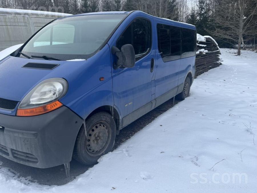 Blue Renault Trafic 2003 in Valmiera, with an engine capacity of 1.90 L and mileage of 400 thousand km for 2100 €, photo 5 on AUTOMOTO.COM.LV
