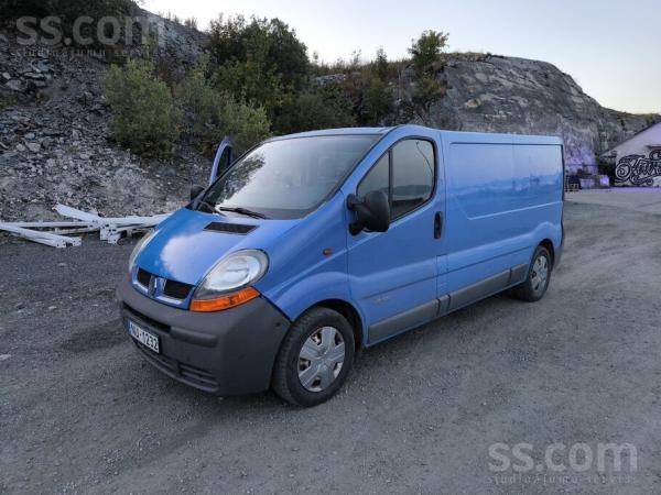 Blue Renault Trafic 2004 in Gulbene, with an engine capacity of 1.90 L and mileage of 317 thousand km for 2850 €, photo 4 on AUTOMOTO.COM.LV