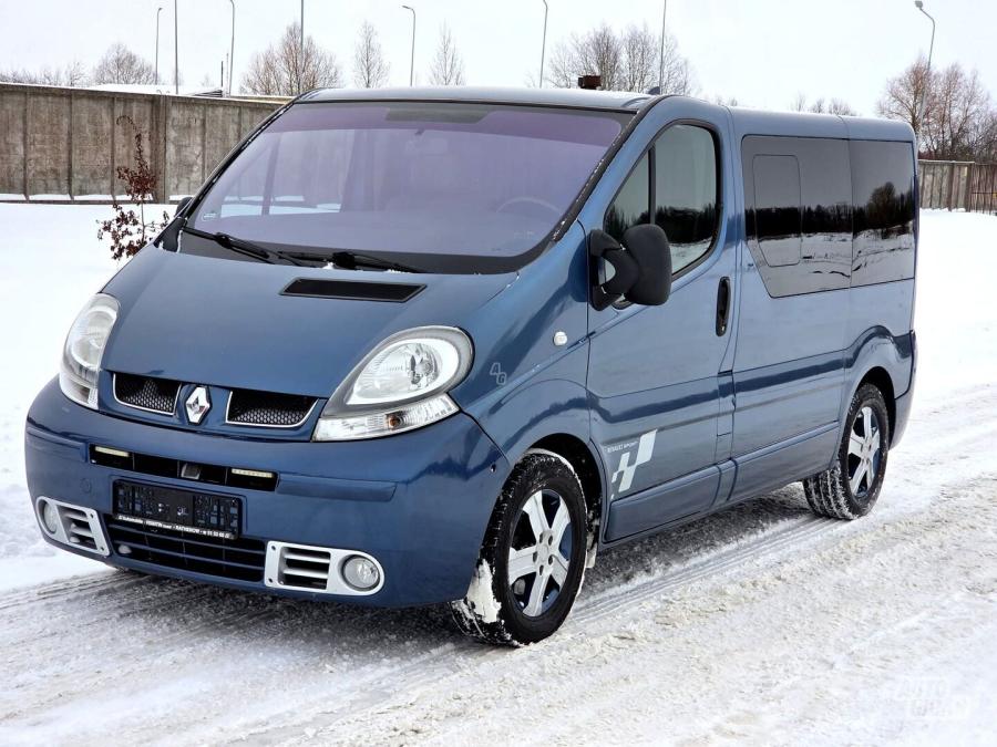 Zils Renault Trafic 2004 Viļņa, ar dzinēja tilpumu 2.50 L un nobraukumu 198 tūkst. km par 6300 €, foto 3 vietnē AUTOMOTO.COM.LV