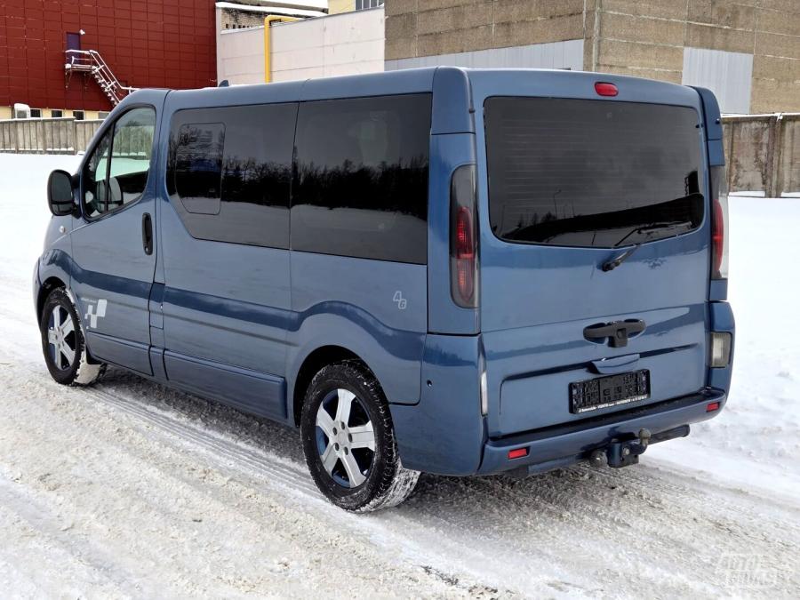 Zils Renault Trafic 2004 Viļņa, ar dzinēja tilpumu 2.50 L un nobraukumu 198 tūkst. km par 6300 €, foto 5 vietnē AUTOMOTO.COM.LV