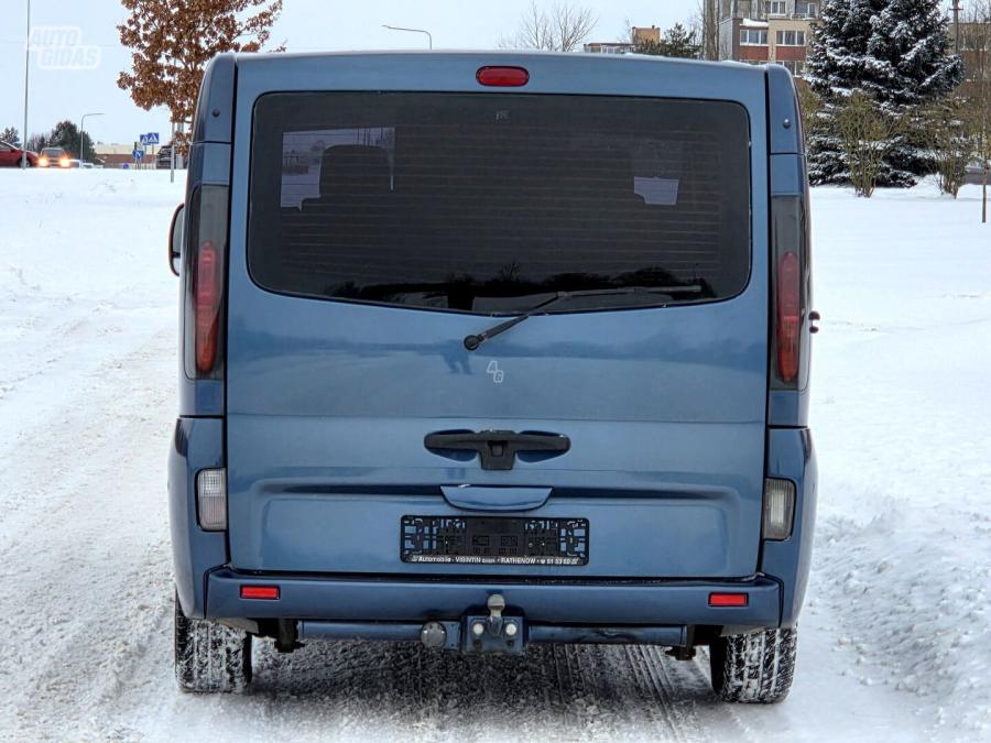 Zils Renault Trafic 2004 Viļņa, ar dzinēja tilpumu 2.50 L un nobraukumu 198 tūkst. km par 6300 €, foto 6 vietnē AUTOMOTO.COM.LV