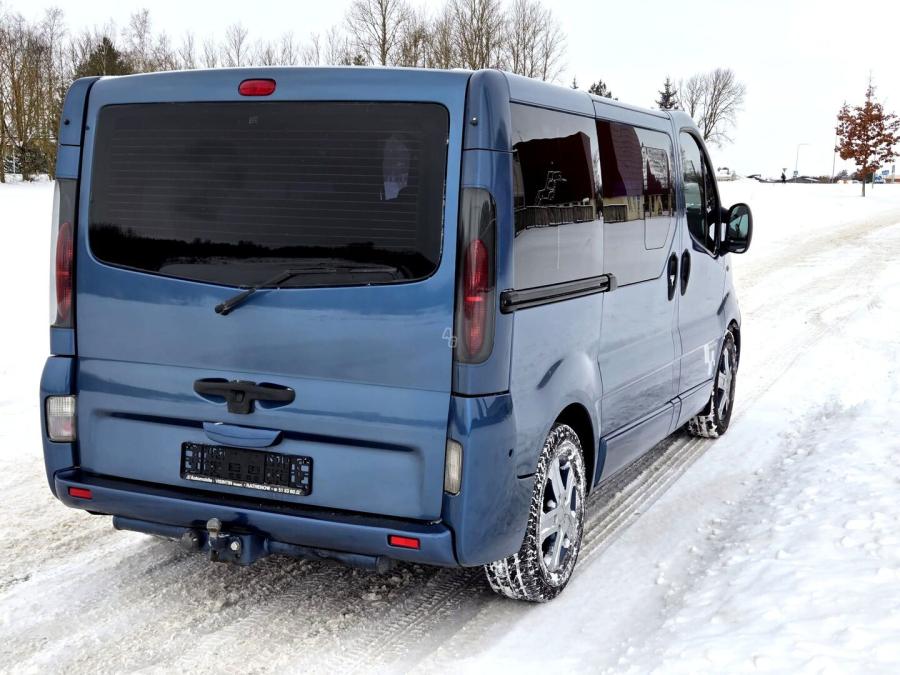 Zils Renault Trafic 2004 Viļņa, ar dzinēja tilpumu 2.50 L un nobraukumu 198 tūkst. km par 6300 €, foto 7 vietnē AUTOMOTO.COM.LV