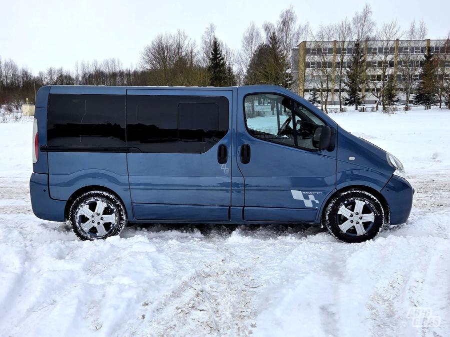 Zils Renault Trafic 2004 Viļņa, ar dzinēja tilpumu 2.50 L un nobraukumu 198 tūkst. km par 6300 €, foto 9 vietnē AUTOMOTO.COM.LV