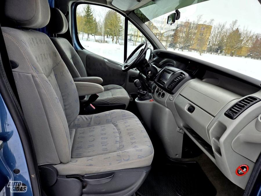 Zils Renault Trafic 2004 Viļņa, ar dzinēja tilpumu 2.50 L un nobraukumu 198 tūkst. km par 6300 €, foto 15 vietnē AUTOMOTO.COM.LV