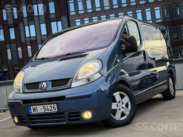 Blue Renault Trafic 2004 in Riga, with an engine capacity of 2.50 L and mileage of 397 thousand km for 5750 €, photo 1 on AUTOMOTO.COM.LV