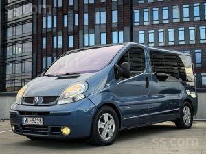 Blue Renault Trafic 2004 in Riga, with an engine capacity of 2.50 L and mileage of 397 thousand km for 5750 €, photo 3 on AUTOMOTO.COM.LV