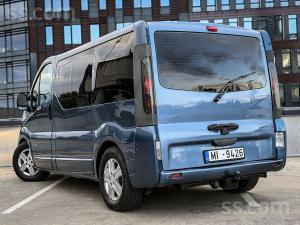 Blue Renault Trafic 2004 in Riga, with an engine capacity of 2.50 L and mileage of 397 thousand km for 5750 €, photo 4 on AUTOMOTO.COM.LV