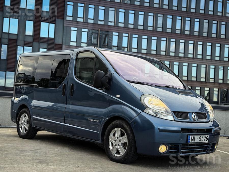 Blue Renault Trafic 2004 in Riga, with an engine capacity of 2.50 L and mileage of 397 thousand km for 5750 €, photo 7 on AUTOMOTO.COM.LV
