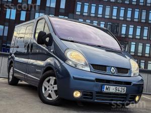 Blue Renault Trafic 2004 in Riga, with an engine capacity of 2.50 L and mileage of 397 thousand km for 5750 €, photo 8 on AUTOMOTO.COM.LV