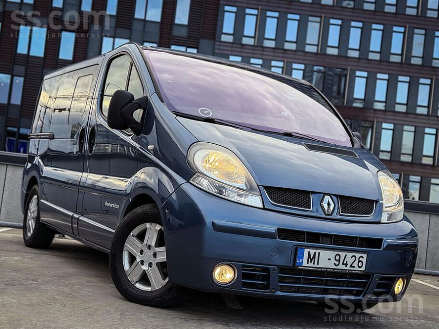 Blue Renault Trafic 2004 in Riga, with an engine capacity of 2.50 L and mileage of 397 thousand km for 5750 €, photo 8 on AUTOMOTO.COM.LV