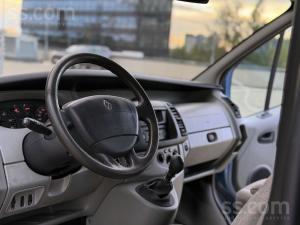 Blue Renault Trafic 2004 in Riga, with an engine capacity of 2.50 L and mileage of 397 thousand km for 5750 €, photo 9 on AUTOMOTO.COM.LV