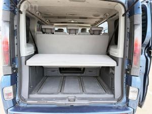 Blue Renault Trafic 2004 in Riga, with an engine capacity of 2.50 L and mileage of 397 thousand km for 5750 €, photo 18 on AUTOMOTO.COM.LV