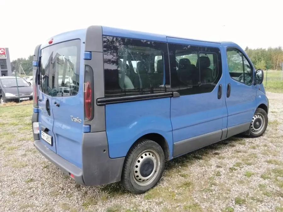 Zils Renault Trafic 2005 Kuldīga, ar dzinēja tilpumu 1.90 L un nobraukumu 422 tūkst. km par 3700 €, foto 3 vietnē AUTOMOTO.COM.LV