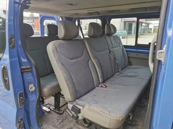 Blue Renault Trafic 2005 in Kuldiga, with an engine capacity of 1.90 L and mileage of 422 thousand km for 3700 €, photo 5 on AUTOMOTO.COM.LV