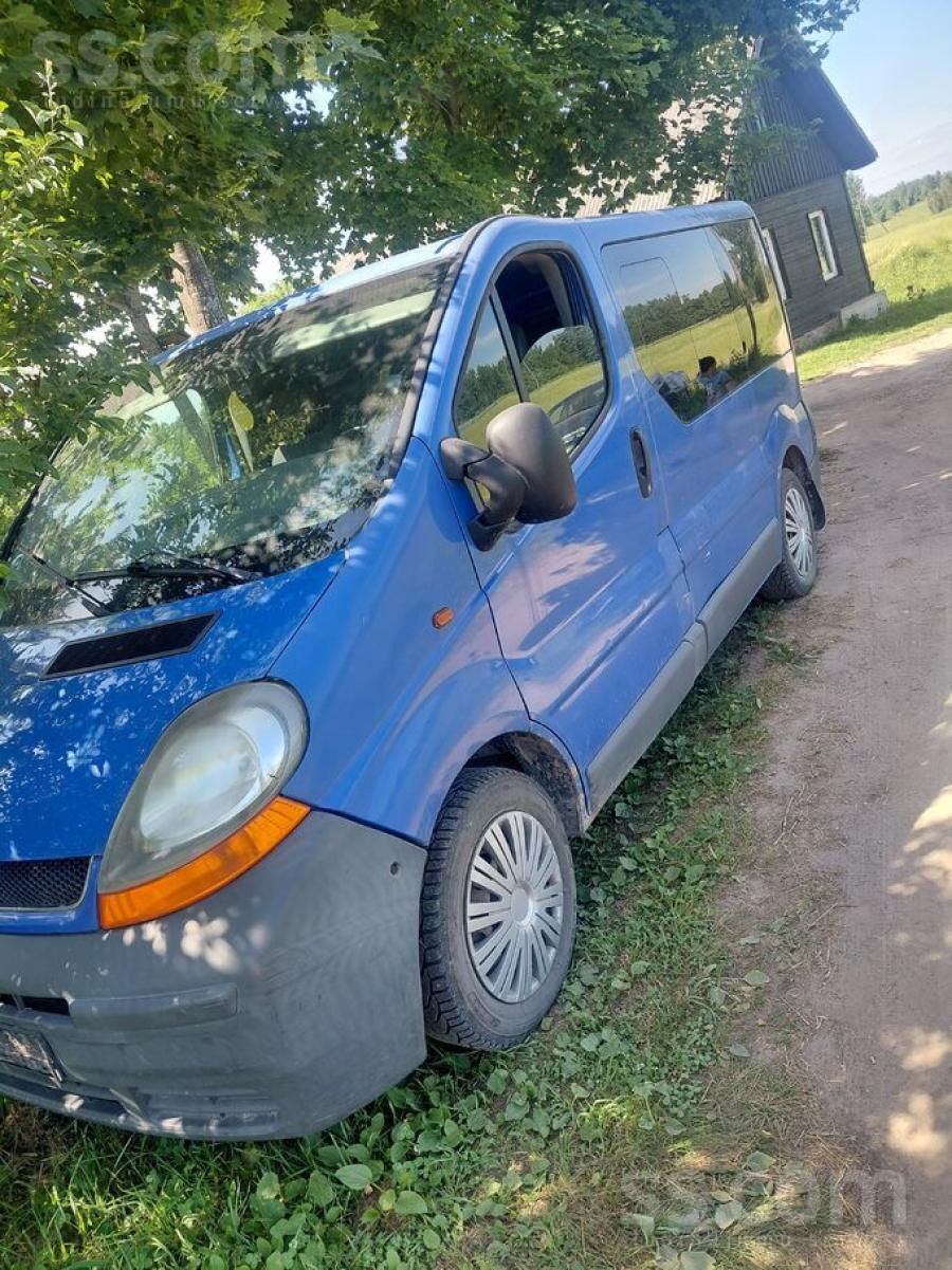 Blue Renault Trafic 2005 in Rezekne, with an engine capacity of 1.90 L and mileage of 571 thousand km for 1500 €, photo 1 on AUTOMOTO.COM.LV