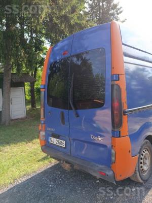 Zils Renault Trafic 2005 Rīga, ar dzinēja tilpumu 1.90 L un nobraukumu 270 tūkst. km par 2400 €, foto 5 vietnē AUTOMOTO.COM.LV