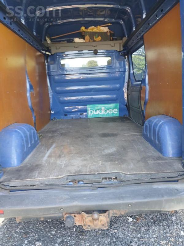 Zils Renault Trafic 2005 Rīga, ar dzinēja tilpumu 1.90 L un nobraukumu 270 tūkst. km par 2400 €, foto 5 vietnē AUTOMOTO.COM.LV