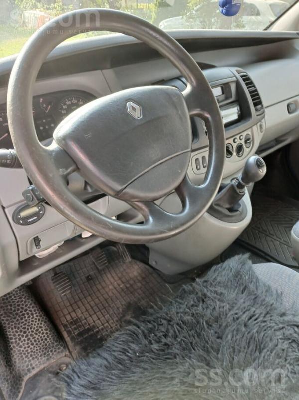 Zils Renault Trafic 2005 Rīga, ar dzinēja tilpumu 1.90 L un nobraukumu 270 tūkst. km par 2400 €, foto 8 vietnē AUTOMOTO.COM.LV