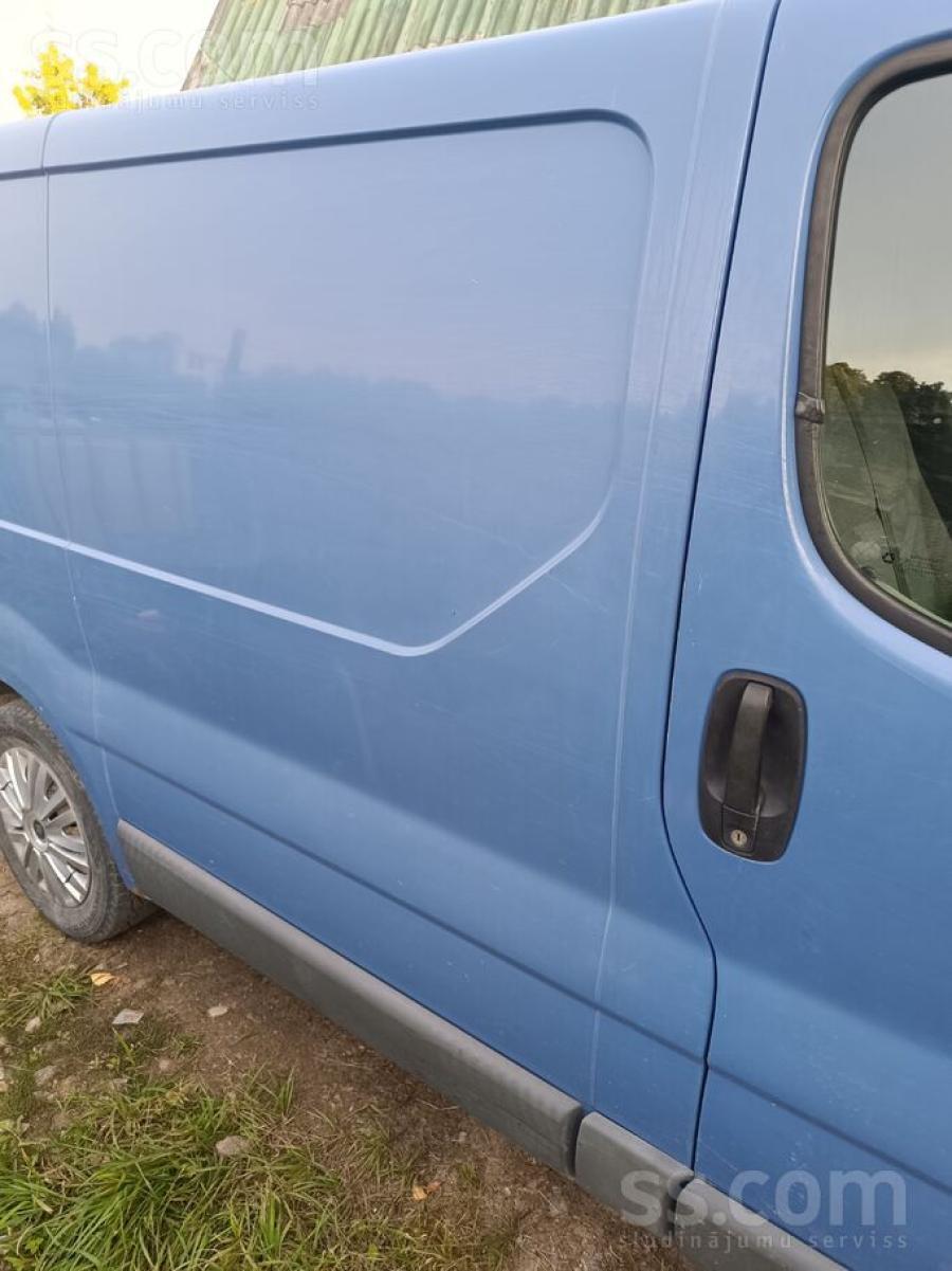 Blue Renault Trafic 2005 in Ventspils, with an engine capacity of 1.90 L and mileage of 338 thousand km for 2200 €, photo 1 on AUTOMOTO.COM.LV