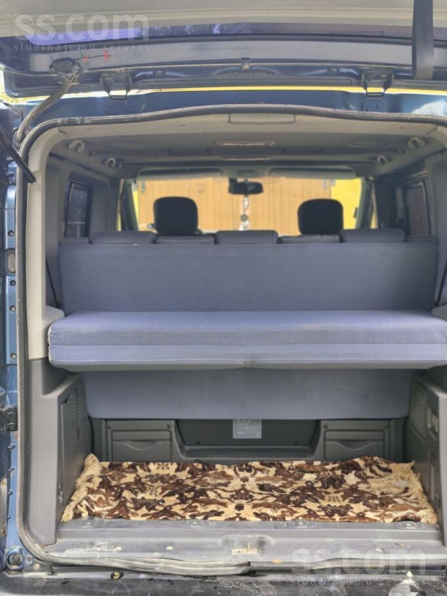 Zils Renault Trafic 2005 Rēzekne, ar dzinēja tilpumu 1.90 L un nobraukumu 309 tūkst. km par 5500 €, foto 15 vietnē AUTOMOTO.COM.LV