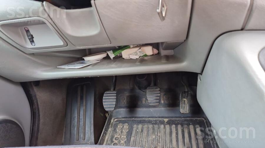 Zils Renault Trafic 2005 Rēzekne, ar dzinēja tilpumu 1.90 L un nobraukumu 309 tūkst. km par 5500 €, foto 18 vietnē AUTOMOTO.COM.LV