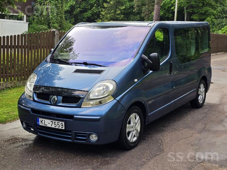 Zils Renault Trafic 2006 Rīga, ar dzinēja tilpumu 2.50 L un nobraukumu 242 tūkst. km par 14150 €, foto 1 vietnē AUTOMOTO.COM.LV
