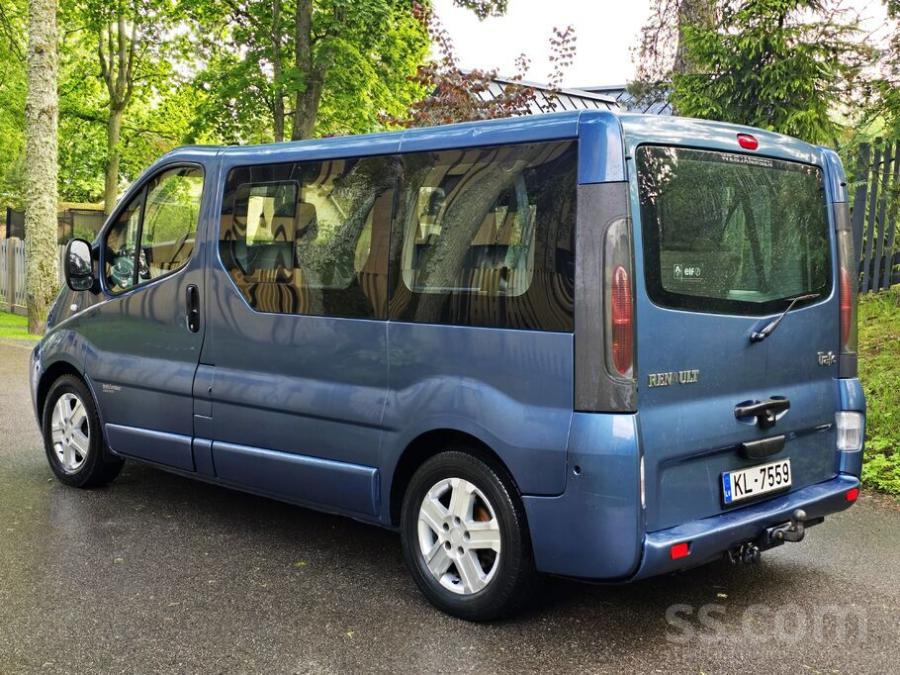 Zils Renault Trafic 2006 Rīga, ar dzinēja tilpumu 2.50 L un nobraukumu 242 tūkst. km par 14150 €, foto 3 vietnē AUTOMOTO.COM.LV
